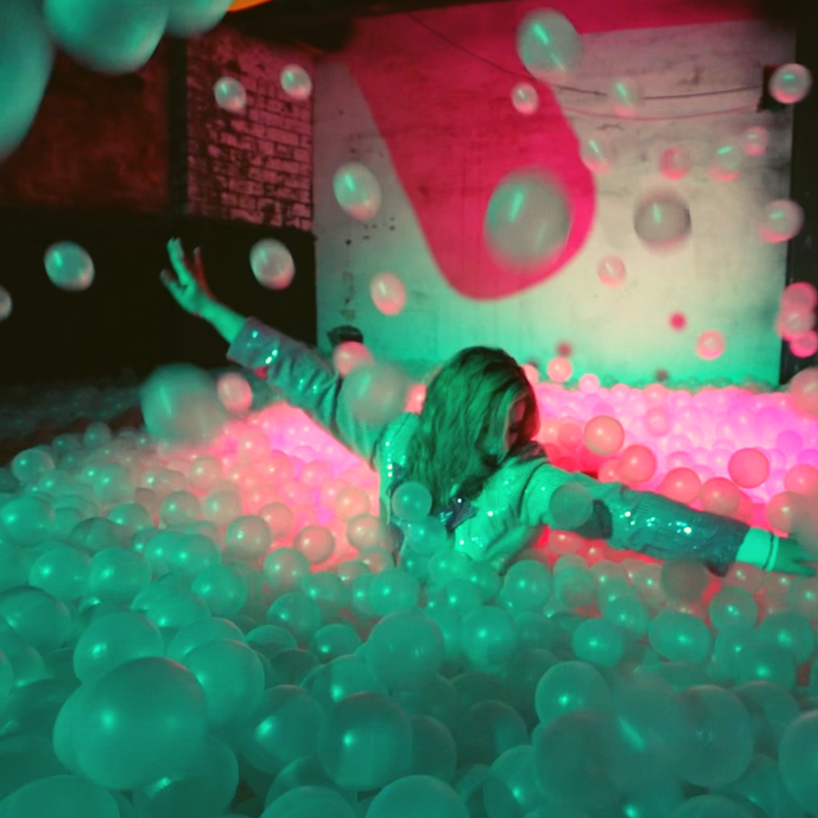 Ivy Ash: solta o poderoso petardo para as pistas "Stop Rewind"; confira ...